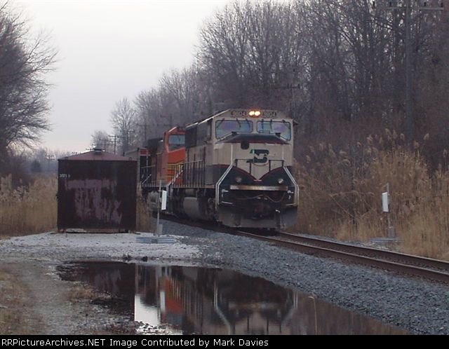 BNSF 9804 + BNSF 5162
